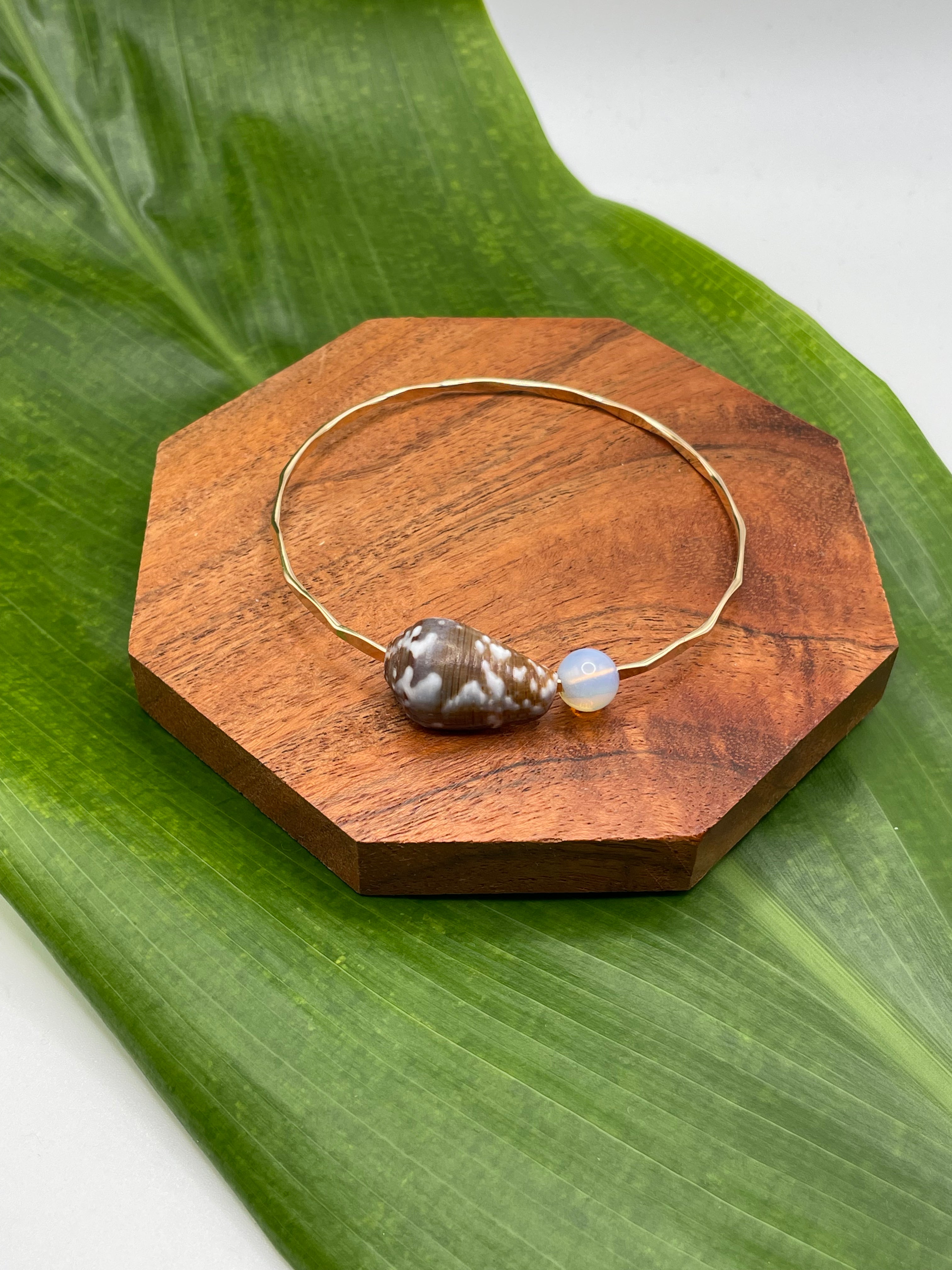 8" Cat Cone Shell Bangle Gold Filled – Kuiki